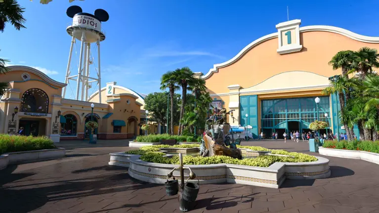 Front Lot | Disneyland Paris
