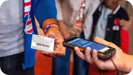 Disney PhotoPass™ and Disney PhotoPass™+ service | Disneyland Paris