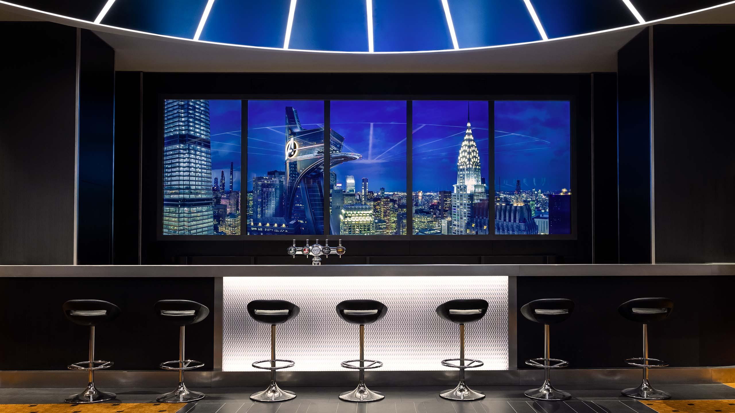 Skyline Bar - Hotel New York, The Art of Marvel | Disneyland Paris