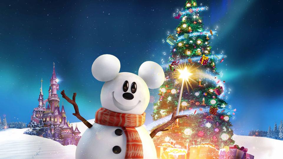 Large Disney Christmas Desktop Wallpaper Disney Characters Christmas
