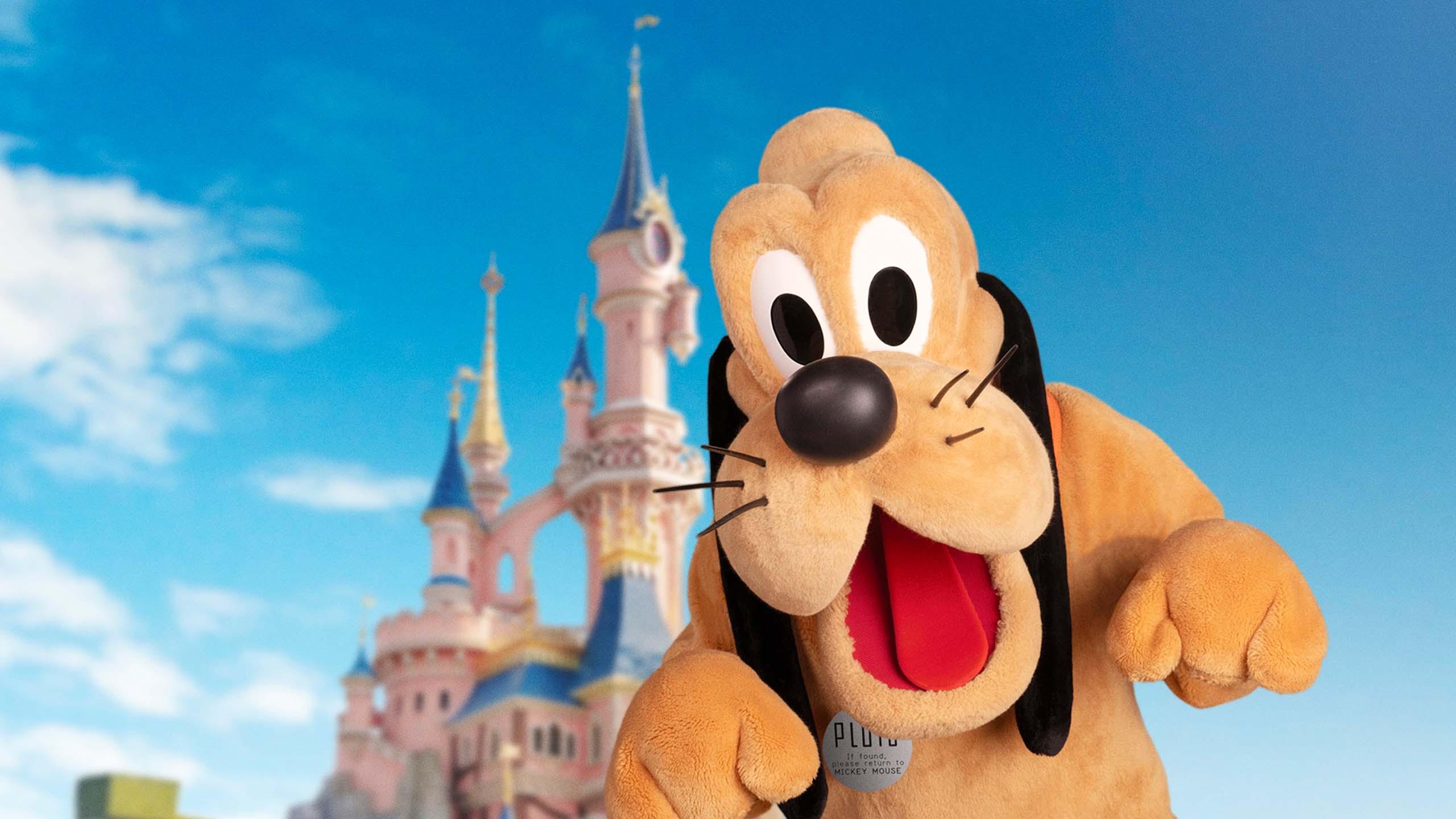 Meet Pluto | Disneyland Paris