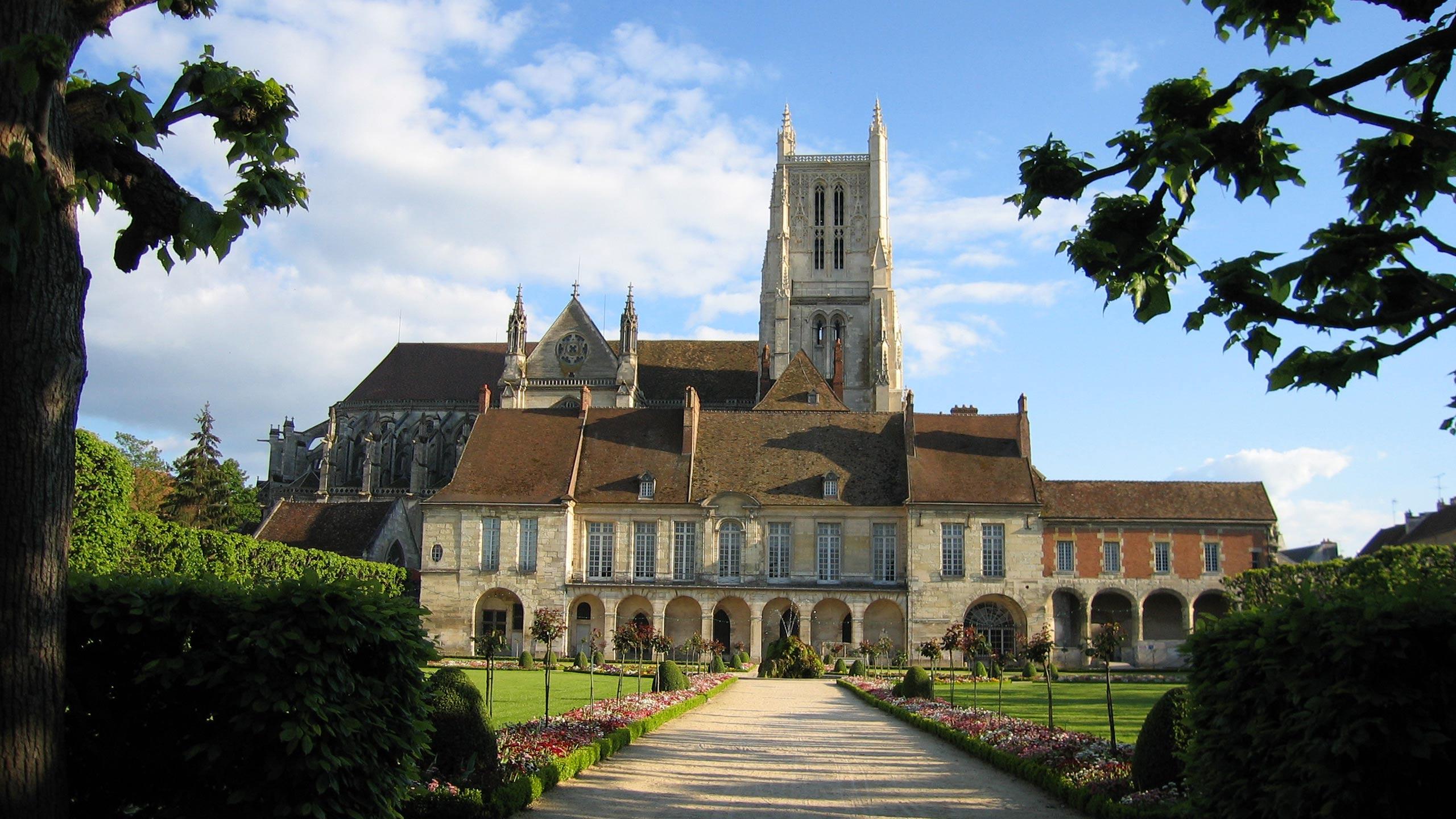 Visit to the city of Meaux near Disney | Disneyland Paris