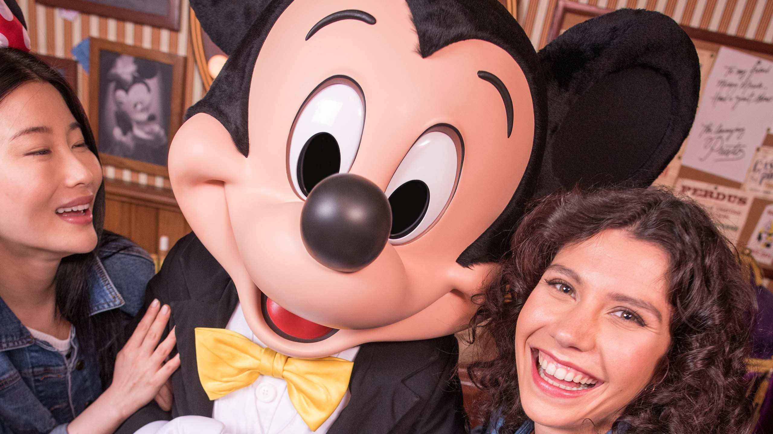 Meet Mickey Mouse | Disneyland Paris