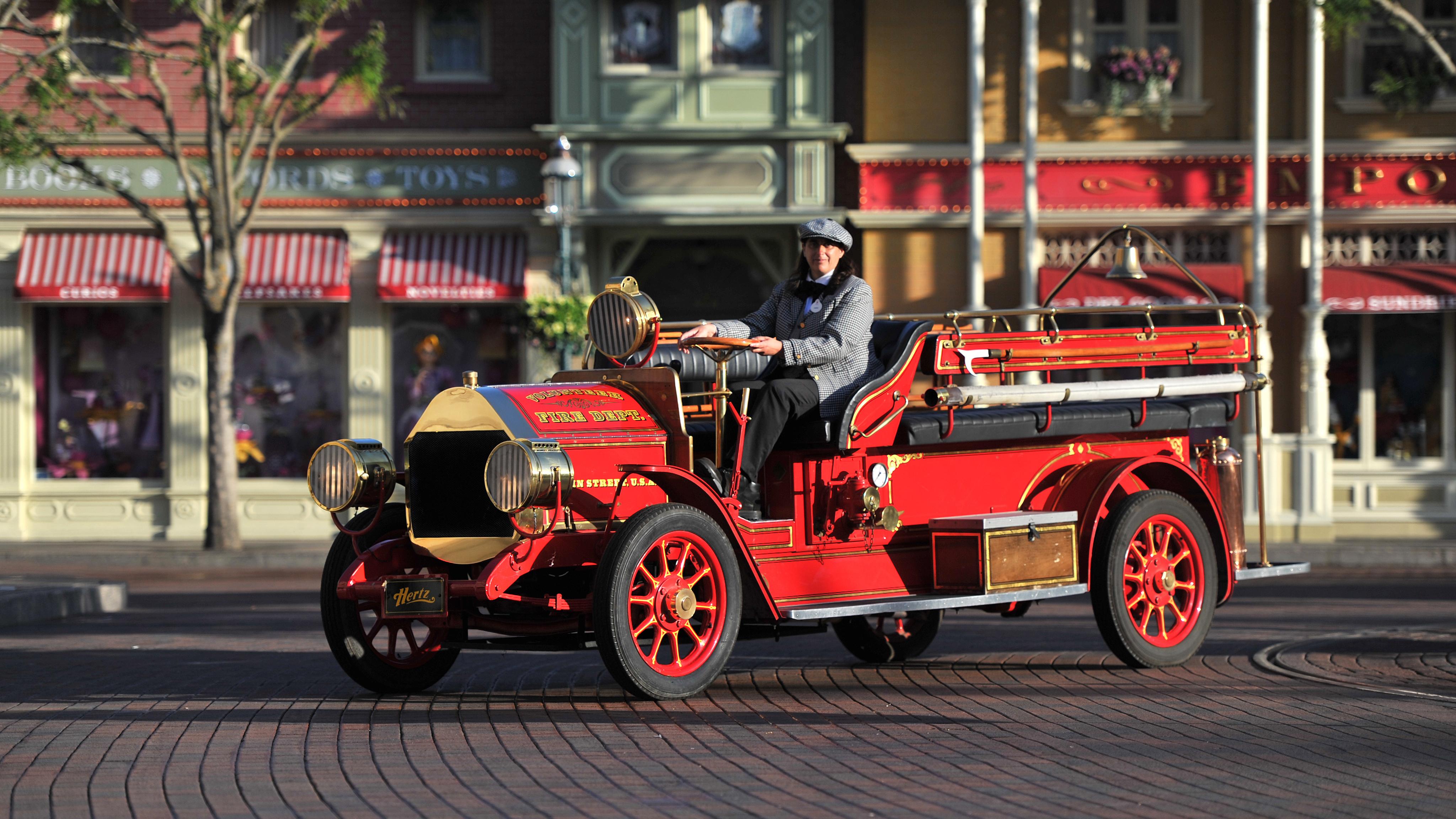 Main Street Vehicles : Prenez le volant | Disneyland Paris