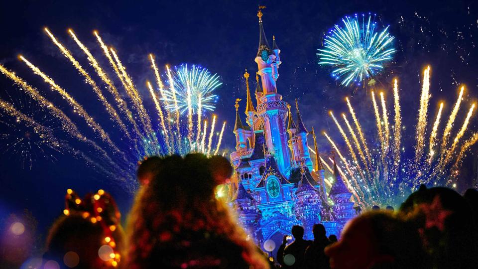 Back in Time Night: The 2000s* | Disneyland Paris